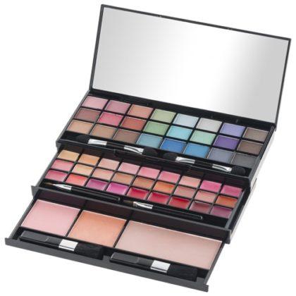 Maquillages pour visages ronds : 10 photos et une sélection shopping ...