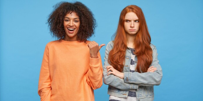 Ces 7 signes montrent qu’une personne est jalouse de vous