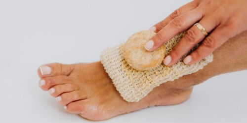 Dites adieu à la corne aux pieds avec ces méthodes naturelles