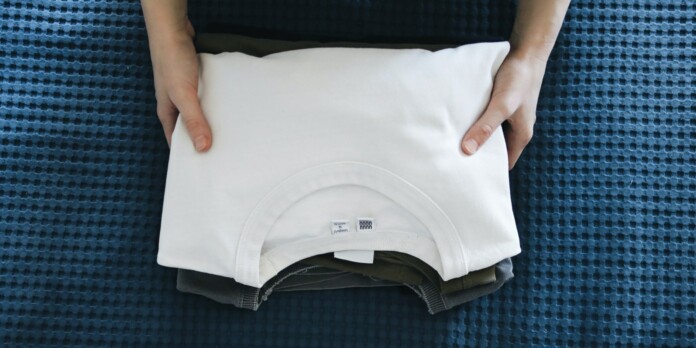 8 techniques pour plier ses vêtements et gagner de la place