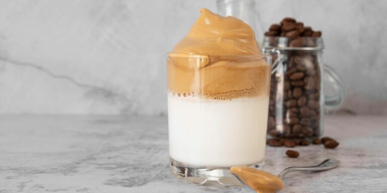 Le Dalgona Coffee : un élixir coréen en tasse
