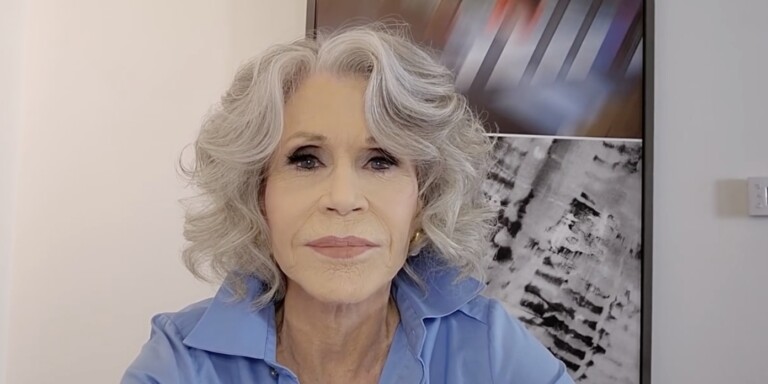 Jane Fonda prouve qu’elle est la reine du style à 87 ans avec cette robe