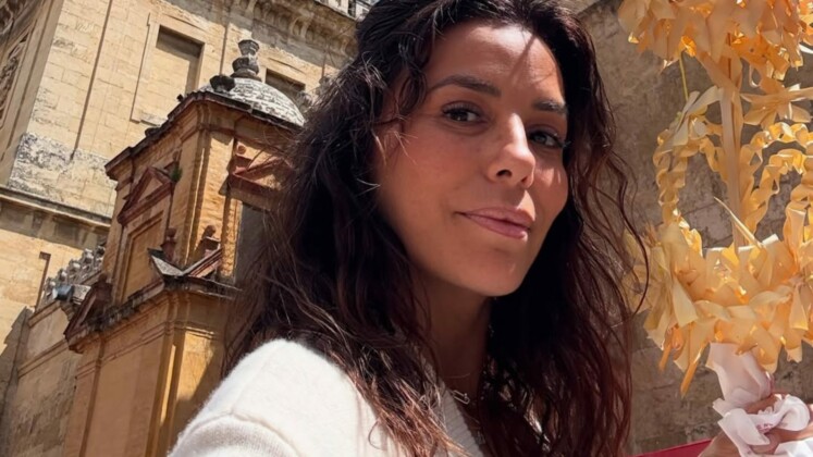 Eva Longoria envoûte Cannes : sa robe émeraude fait sensation sur le ...