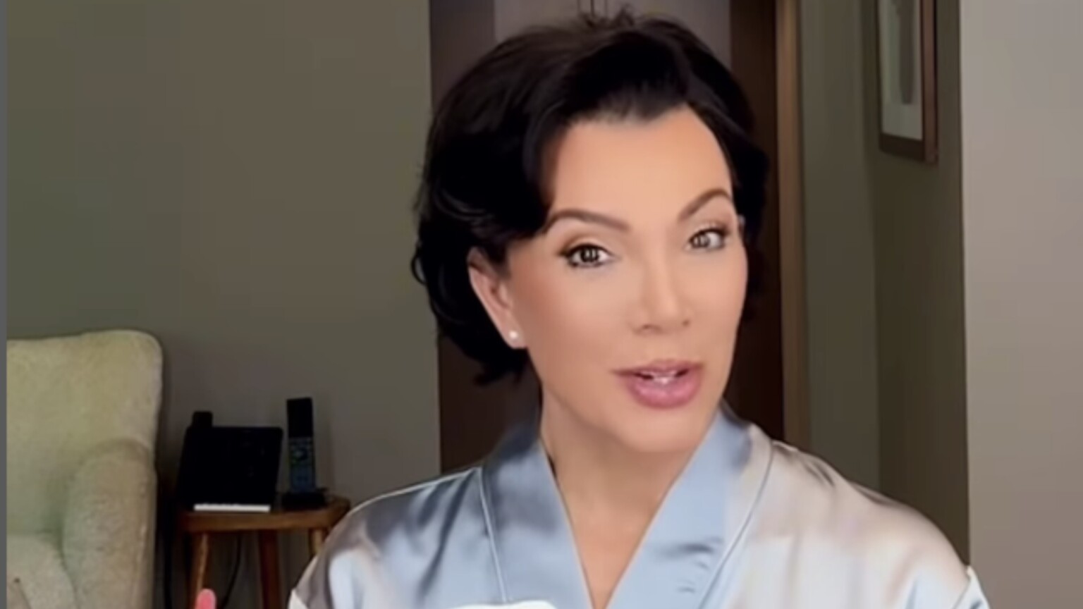 "Elle ne ressemble plus à rien" : à 69 ans, le visage de Kris Jenner ...