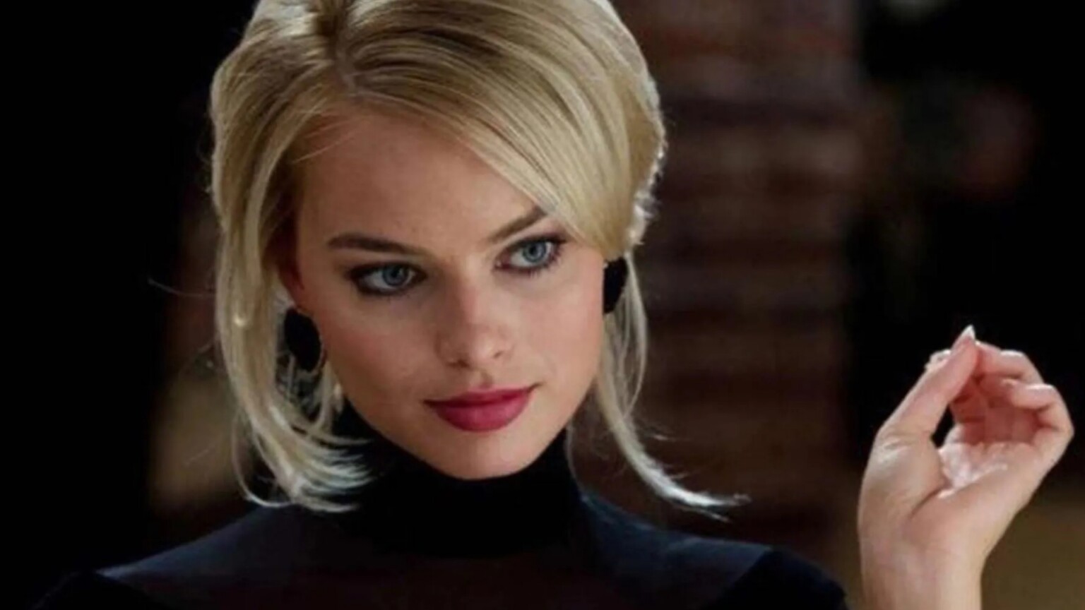 Dans une séance photo remarquée, Margot Robbie impose une "élégance ...