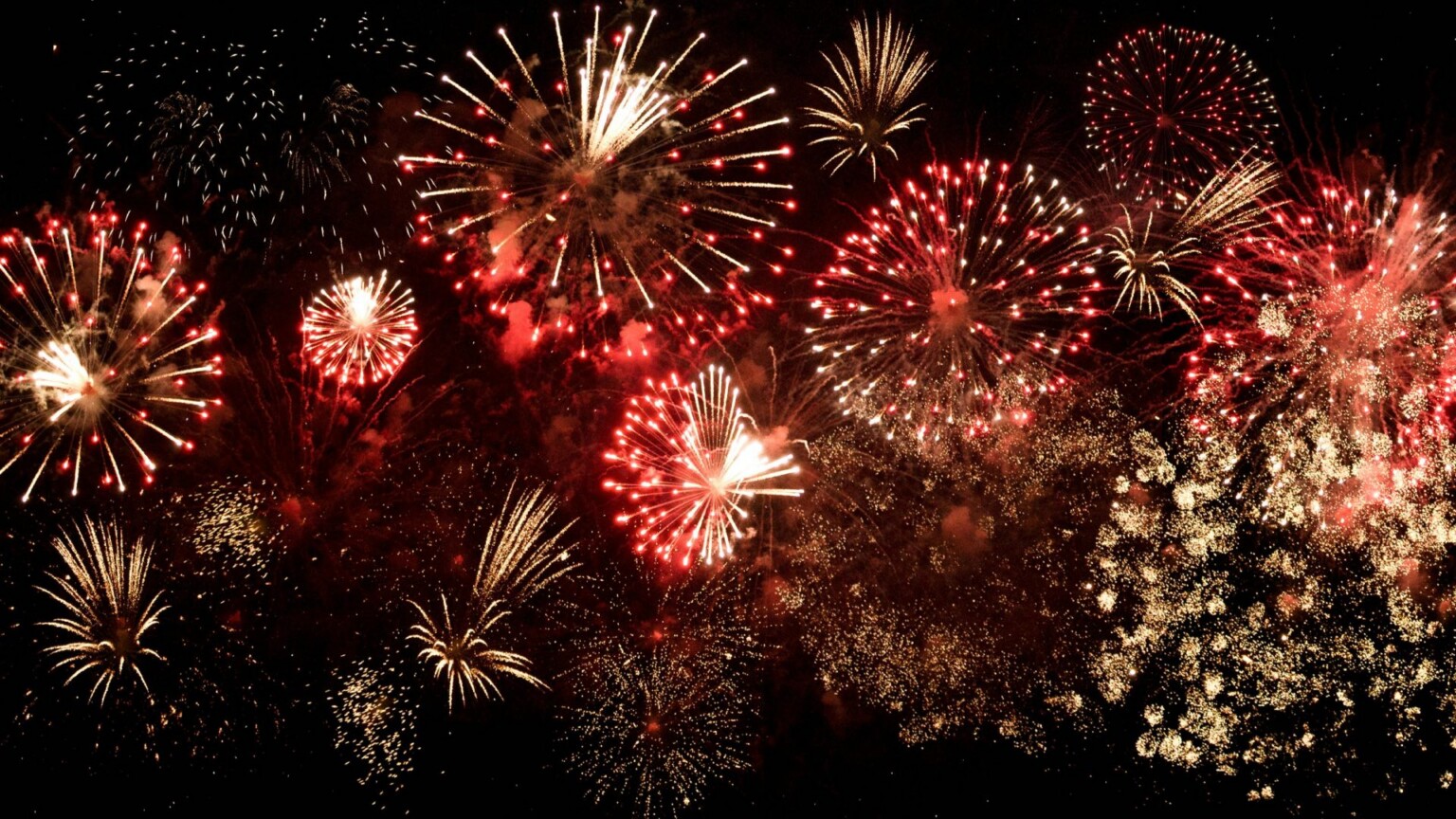 This extraordinary fireworks display in Japan is sparking reactions all ...