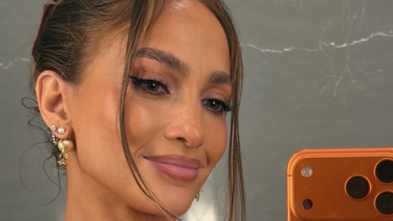 "Si vous aviez ce corps, vous feriez pareil" : critiquée sur sa tenue ...