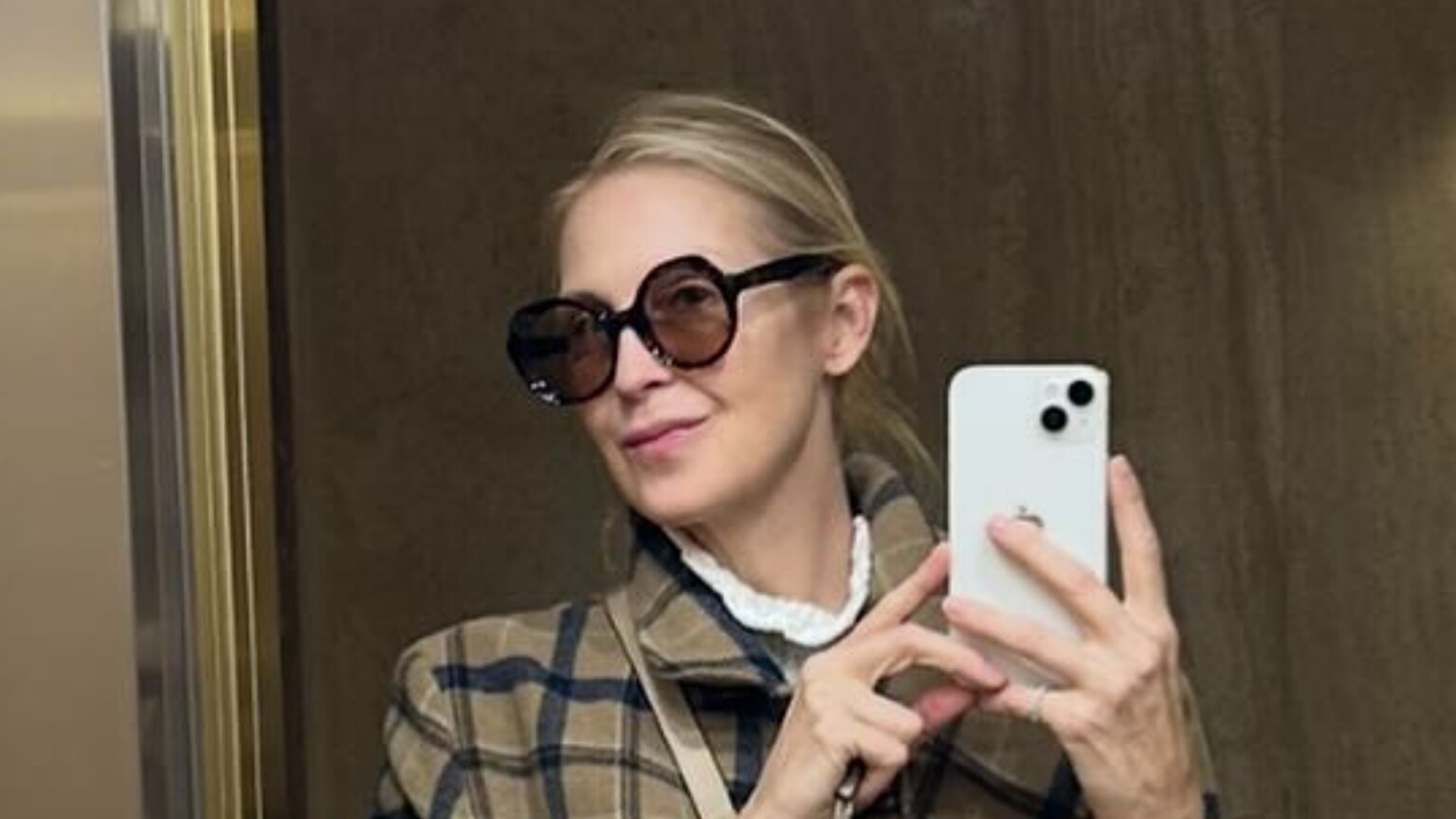 À 57 ans, Kelly Rutherford fait réagir les internautes avec une robe ...