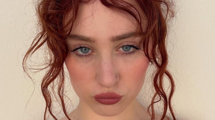 "She's mesmerizing": Chappell Roan captivates with a new selfie