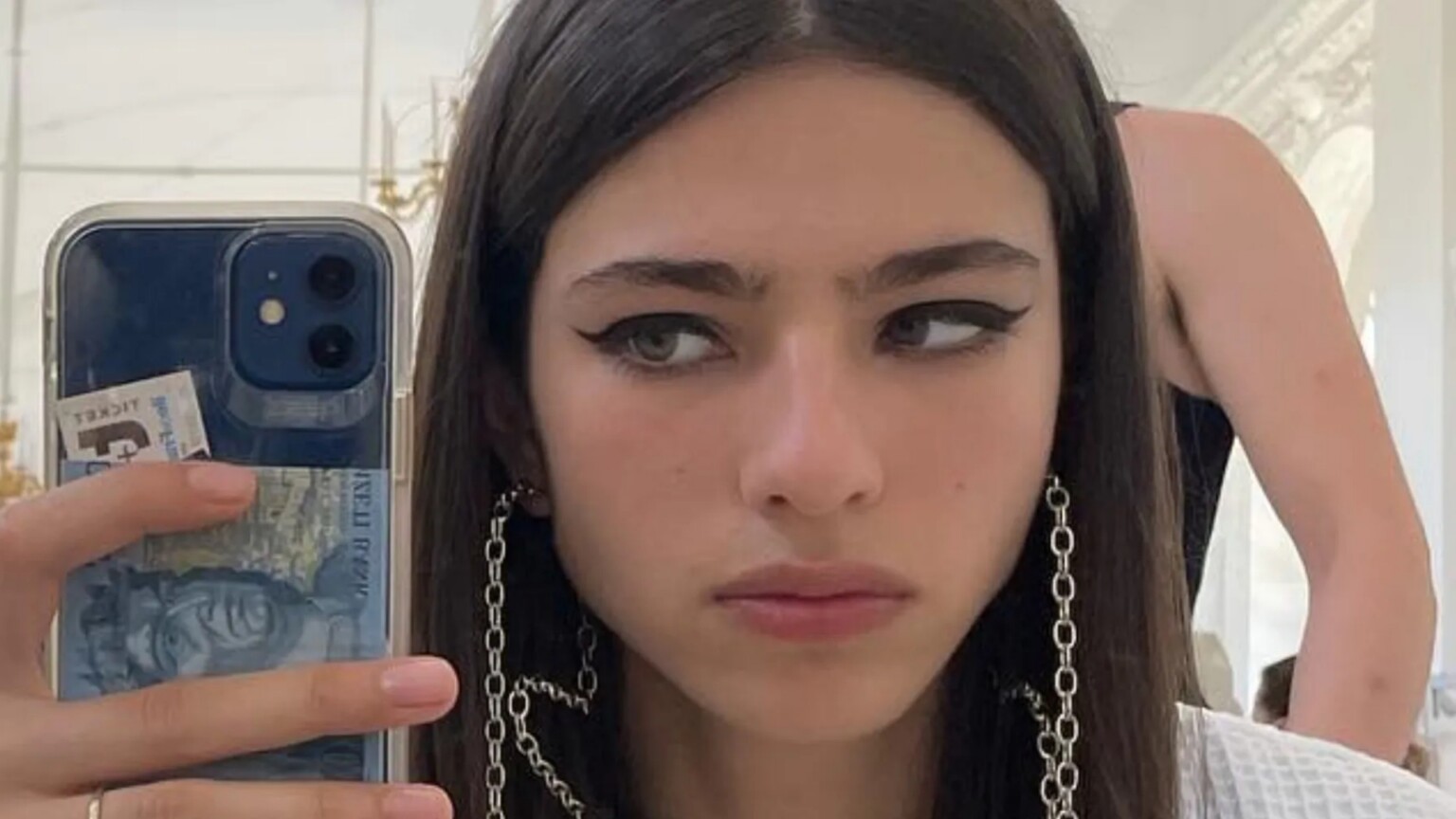 "An androgynous look": this French model's style is divisive