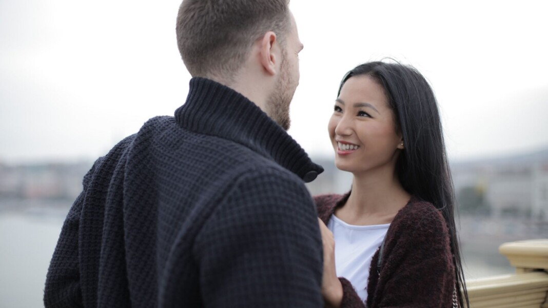 In China, some women pay €100 to spend a few hours with a stranger.